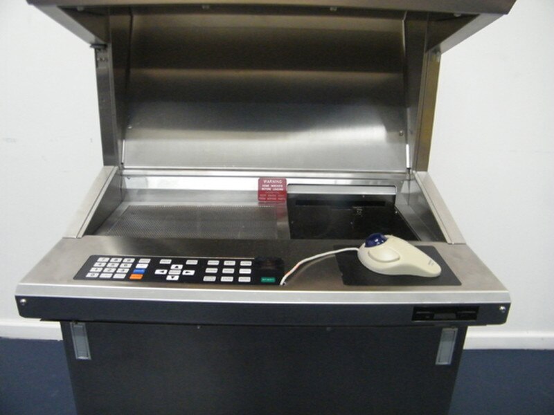 Used KLA-TENCOR Surfscan 6400 Particle Inspection System