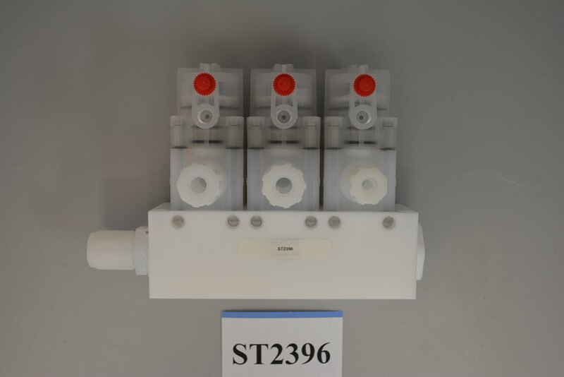 Semitool | 3-Valve CDV Manifold - 1/2in Flare x Plug